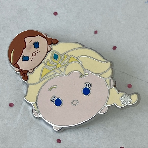 Disney | Jewelry | Disney Anna And Elsa Tsum Tsum Collectible Trading ...